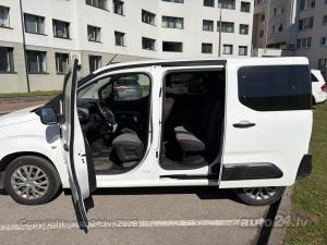 White Citroen Berlingo 2019 in Tallinn, with an engine capacity of 1.20 L and mileage of 132 thousand km for 9100 €, photo 10 on AUTOMOTO.COM.LV