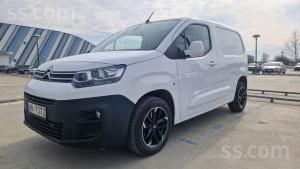 White Citroen Berlingo 2019 in Riga, with an engine capacity of 1.50 L and mileage of 113 thousand km for 11500 €, photo  on AUTOMOTO.COM.LV