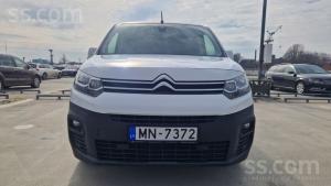 White Citroen Berlingo 2019 in Riga, with an engine capacity of 1.50 L and mileage of 113 thousand km for 11500 €, photo 3 on AUTOMOTO.COM.LV