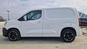 White Citroen Berlingo 2019 in Riga, with an engine capacity of 1.50 L and mileage of 113 thousand km for 11500 €, photo 9 on AUTOMOTO.COM.LV