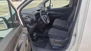 White Citroen Berlingo 2019 in Riga, with an engine capacity of 1.50 L and mileage of 113 thousand km for 11500 €, photo 10 on AUTOMOTO.COM.LV