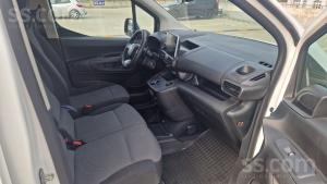 White Citroen Berlingo 2019 in Riga, with an engine capacity of 1.50 L and mileage of 113 thousand km for 11500 €, photo 11 on AUTOMOTO.COM.LV