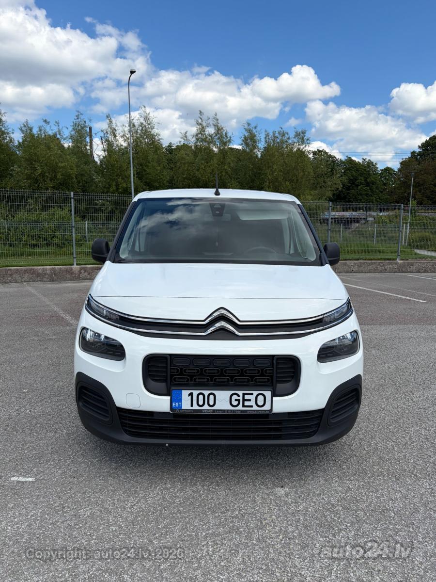 White Citroen Berlingo 2019 in Tallinn, with an engine capacity of 1.20 L and mileage of 135 thousand km for 7900 €, photo 3 on AUTOMOTO.COM.LV