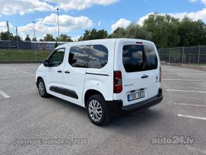 White Citroen Berlingo 2019 in Tallinn, with an engine capacity of 1.20 L and mileage of 135 thousand km for 7900 €, photo 6 on AUTOMOTO.COM.LV