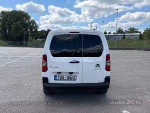White Citroen Berlingo 2019 in Tallinn, with an engine capacity of 1.20 L and mileage of 135 thousand km for 7900 €, photo 7 on AUTOMOTO.COM.LV