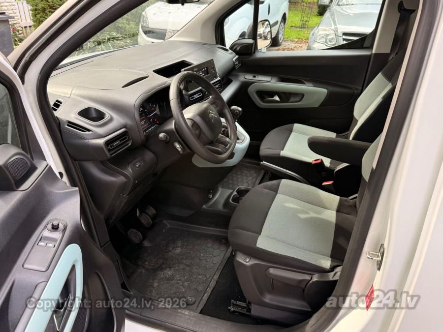 Balts Citroen Berlingo 2019 Tallina, ar dzinēja tilpumu 1.20 L un nobraukumu 134 tūkst. km par 8300 €, foto 10 vietnē AUTOMOTO.COM.LV