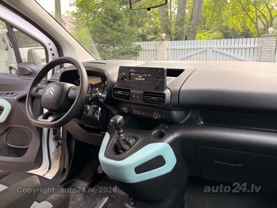 Balts Citroen Berlingo 2019 Tallina, ar dzinēja tilpumu 1.20 L un nobraukumu 134 tūkst. km par 8300 €, foto 14 vietnē AUTOMOTO.COM.LV