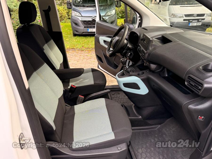 Balts Citroen Berlingo 2019 Tallina, ar dzinēja tilpumu 1.20 L un nobraukumu 134 tūkst. km par 8300 €, foto 15 vietnē AUTOMOTO.COM.LV