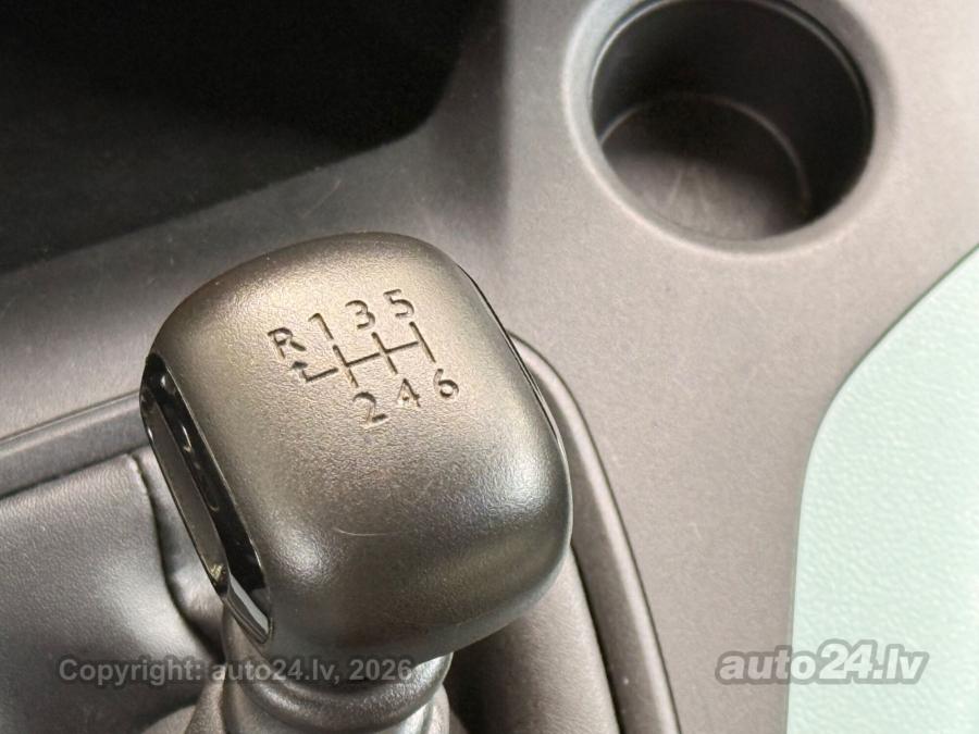 Balts Citroen Berlingo 2019 Tallina, ar dzinēja tilpumu 1.20 L un nobraukumu 134 tūkst. km par 8300 €, foto 20 vietnē AUTOMOTO.COM.LV