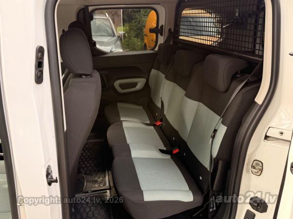 White Citroen Berlingo 2019 in Tallinn, with an engine capacity of 1.20 L and mileage of 134 thousand km for 8300 €, photo 11 on AUTOMOTO.COM.LV