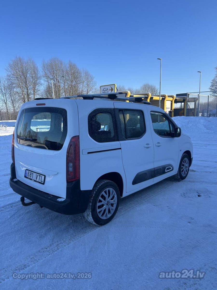 White Citroen Berlingo 2020 in Tallinn, with an engine capacity of 1.20 L and mileage of 80 thousand km for 11500 €, photo 4 on AUTOMOTO.COM.LV