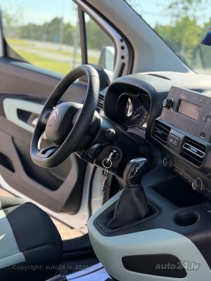 Balts Citroen Berlingo 2020 Tallina, ar dzinēja tilpumu 1.50 L un nobraukumu 122 tūkst. km par 11900 €, foto 7 vietnē AUTOMOTO.COM.LV