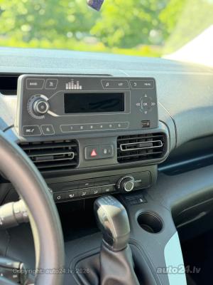 Balts Citroen Berlingo 2020 Tallina, ar dzinēja tilpumu 1.50 L un nobraukumu 122 tūkst. km par 11900 €, foto 14 vietnē AUTOMOTO.COM.LV