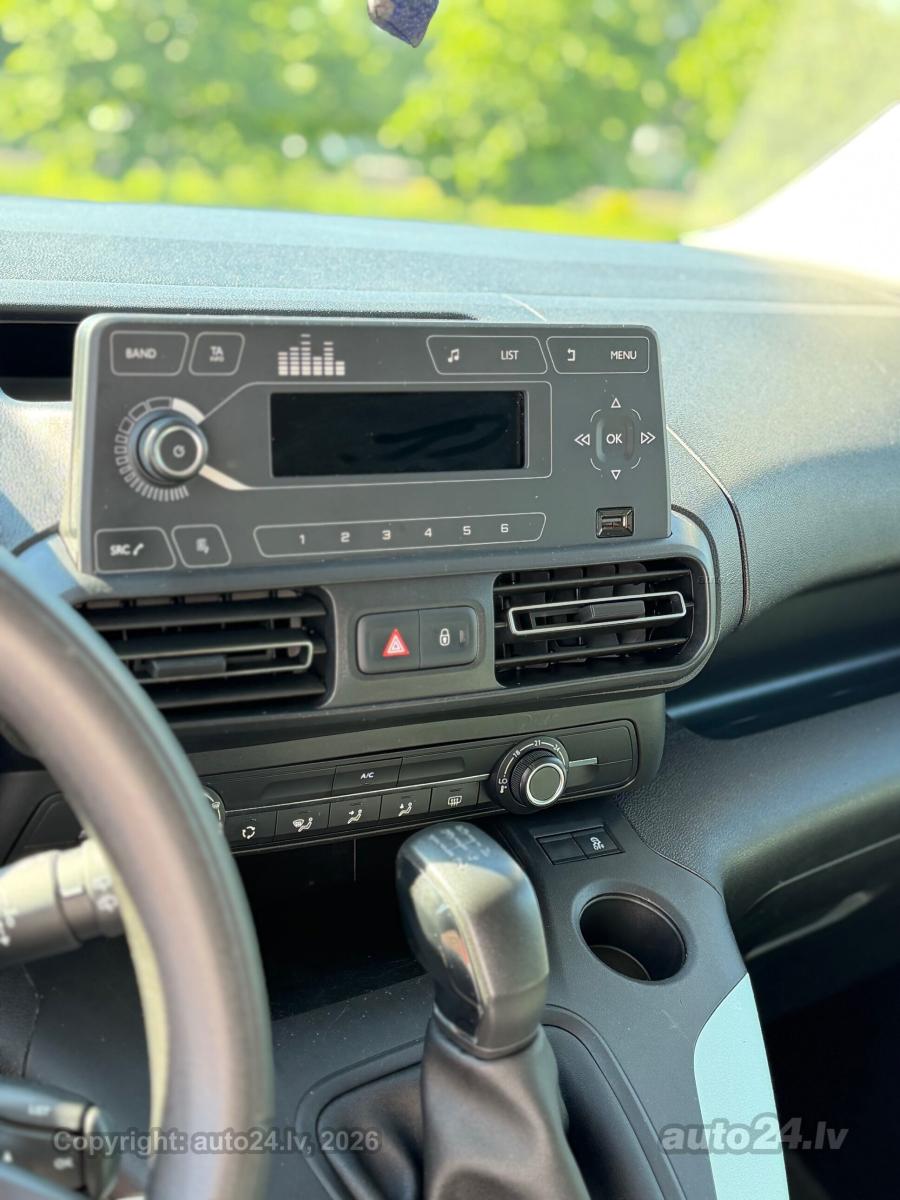 Balts Citroen Berlingo 2020 Tallina, ar dzinēja tilpumu 1.50 L un nobraukumu 122 tūkst. km par 11900 €, foto 14 vietnē AUTOMOTO.COM.LV