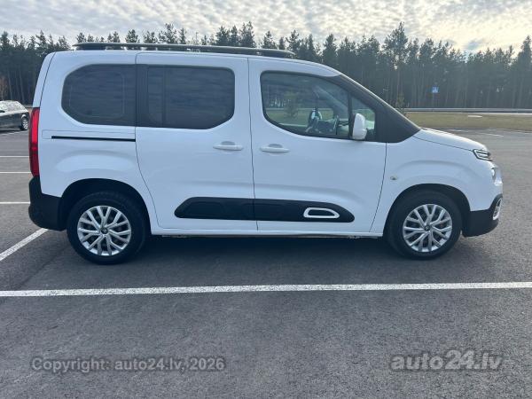 White Citroen Berlingo 2020 in Tallinn, with an engine capacity of 1.20 L and mileage of 86 thousand km for 12499 €, photo 5 on AUTOMOTO.COM.LV