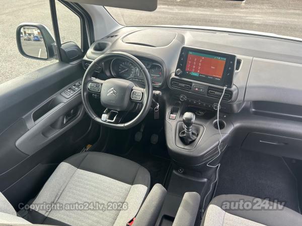 White Citroen Berlingo 2020 in Tallinn, with an engine capacity of 1.20 L and mileage of 86 thousand km for 12499 €, photo 8 on AUTOMOTO.COM.LV