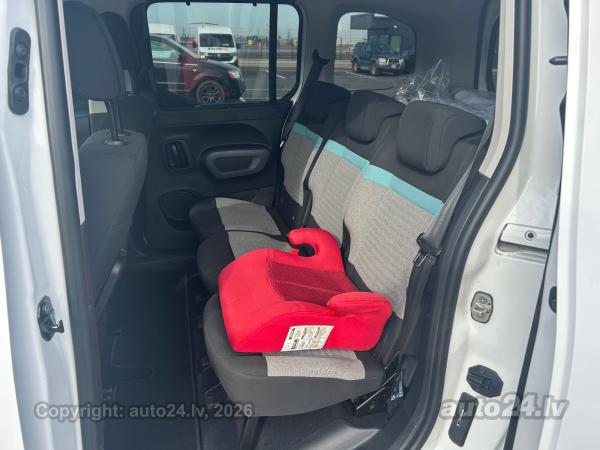 White Citroen Berlingo 2020 in Tallinn, with an engine capacity of 1.20 L and mileage of 86 thousand km for 12499 €, photo 10 on AUTOMOTO.COM.LV