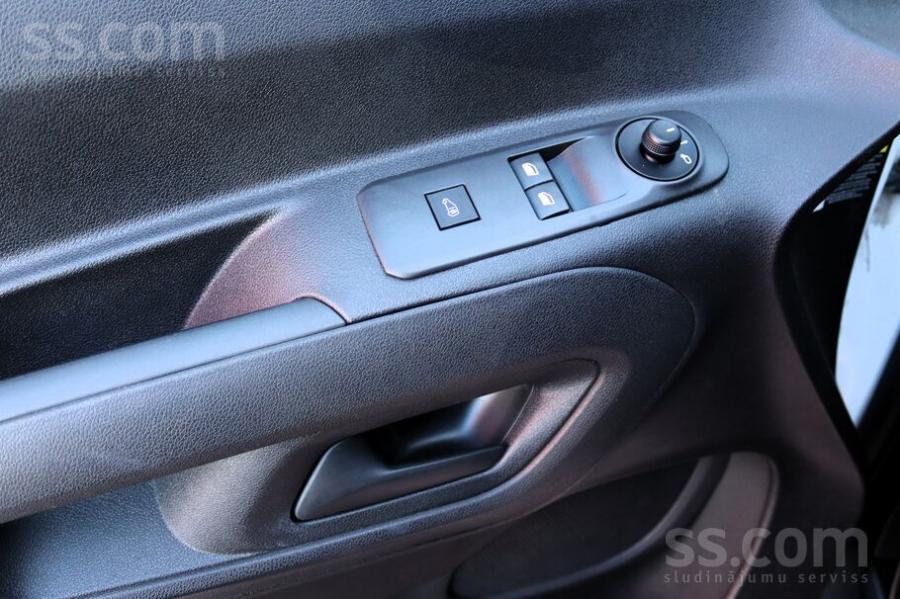 Balts Citroen Berlingo 2020 Rīga, ar dzinēja tilpumu 1.50 L un nobraukumu 125 tūkst. km par 9400 €, foto 18 vietnē AUTOMOTO.COM.LV