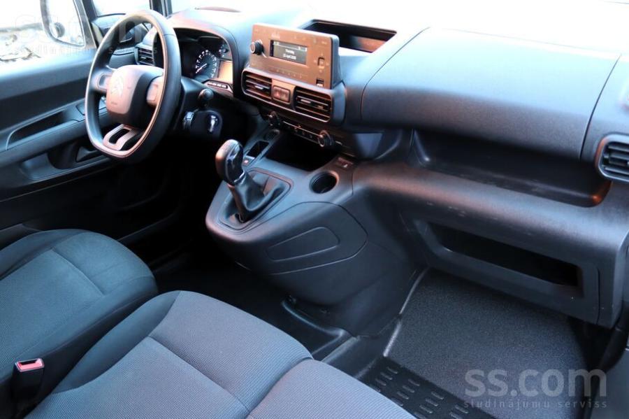 Balts Citroen Berlingo 2020 Rīga, ar dzinēja tilpumu 1.50 L un nobraukumu 125 tūkst. km par 9400 €, foto 20 vietnē AUTOMOTO.COM.LV