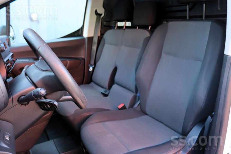 Balts Citroen Berlingo 2020 Rīga, ar dzinēja tilpumu 1.50 L un nobraukumu 125 tūkst. km par 9400 €, foto 21 vietnē AUTOMOTO.COM.LV