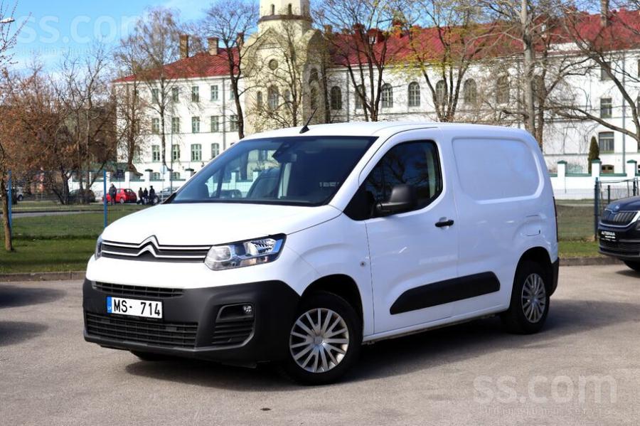 Balts Citroen Berlingo 2020 Rīga, ar dzinēja tilpumu 1.50 L un nobraukumu 125 tūkst. km par 9400 €, foto 25 vietnē AUTOMOTO.COM.LV