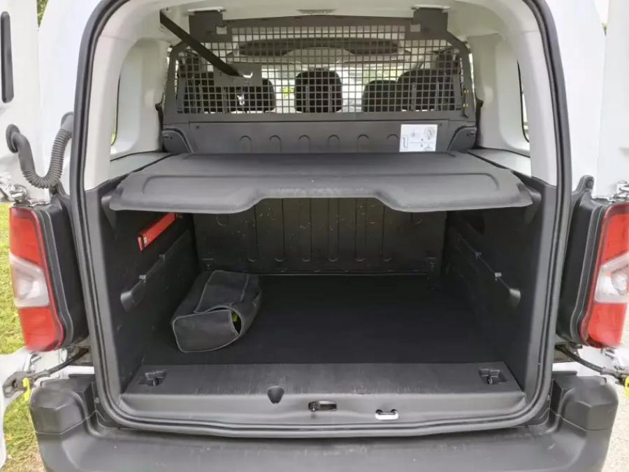Balts Citroen Berlingo 2020 Sigulda, ar dzinēja tilpumu 1.20 L un nobraukumu 73 tūkst. km par 11900 €, foto 15 vietnē AUTOMOTO.COM.LV