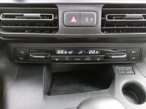 Balts Citroen Berlingo 2020 Sigulda, ar dzinēja tilpumu 1.20 L un nobraukumu 73 tūkst. km par 11900 €, foto 29 vietnē AUTOMOTO.COM.LV