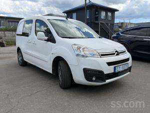 Balts Citroen Berlingo 2020 Rīga, ar dzinēja tilpumu 1.60 L un nobraukumu 48 tūkst. km par 9777 €, foto 3 vietnē AUTOMOTO.COM.LV