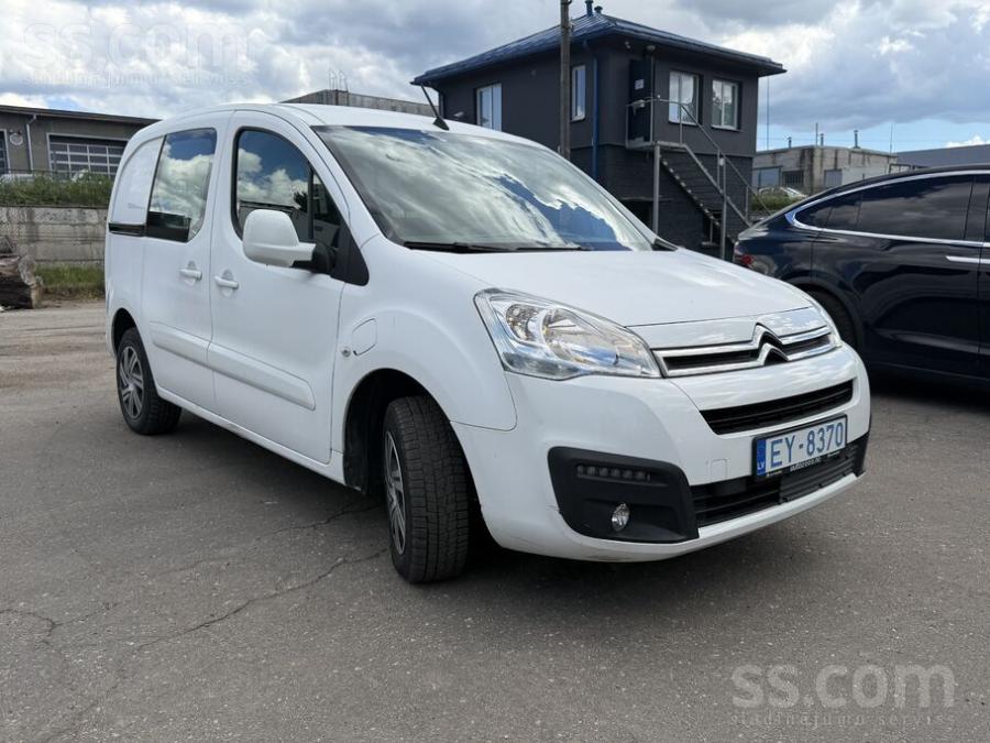 Balts Citroen Berlingo 2020 Rīga, ar dzinēja tilpumu 1.60 L un nobraukumu 48 tūkst. km par 9777 €, foto 3 vietnē AUTOMOTO.COM.LV