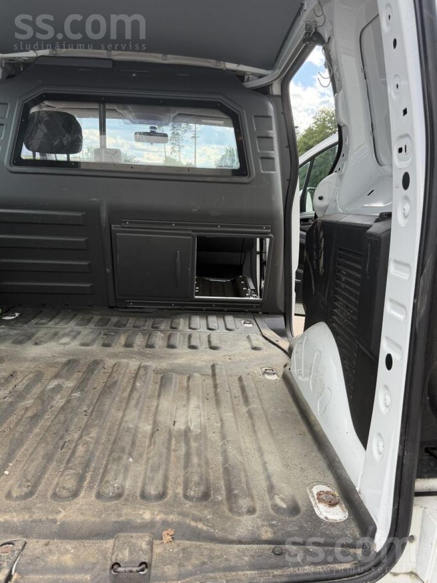Balts Citroen Berlingo 2020 Rīga, ar dzinēja tilpumu 1.60 L un nobraukumu 48 tūkst. km par 9777 €, foto 5 vietnē AUTOMOTO.COM.LV