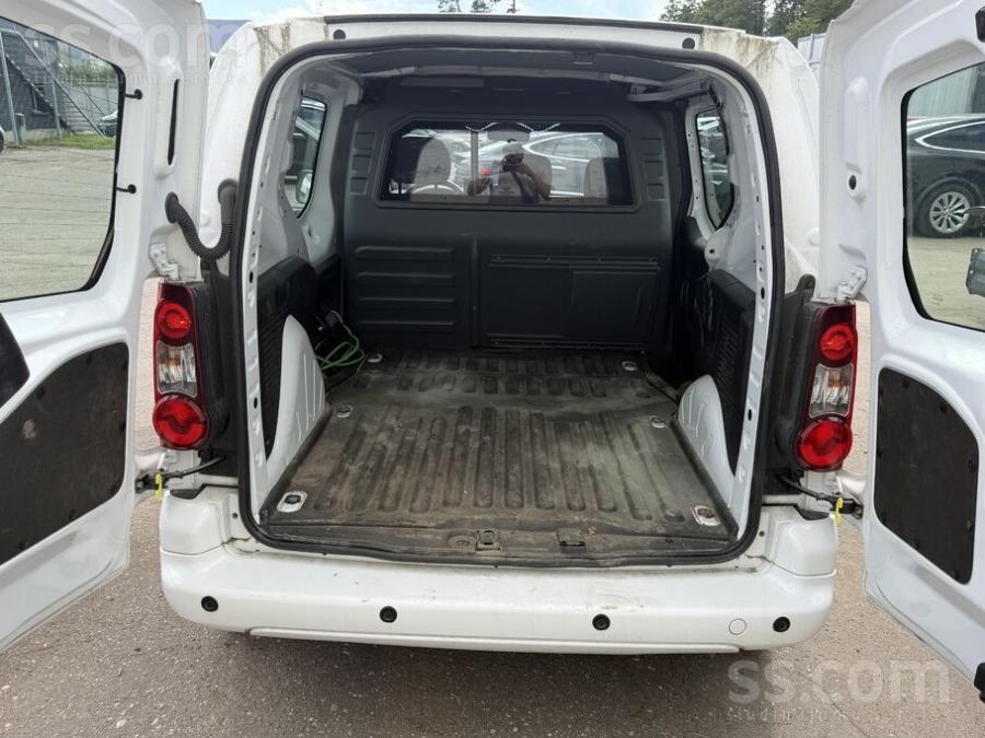 Balts Citroen Berlingo 2020 Rīga, ar dzinēja tilpumu 1.60 L un nobraukumu 48 tūkst. km par 9777 €, foto 6 vietnē AUTOMOTO.COM.LV