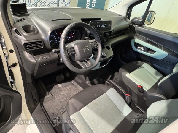 White Citroen Berlingo 2020 in Tallinn, with an engine capacity of 1.50 L and mileage of 106 thousand km for 13900 €, photo 7 on AUTOMOTO.COM.LV