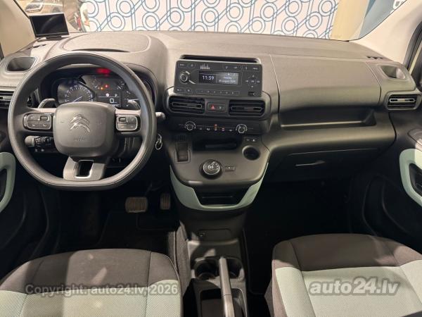 White Citroen Berlingo 2020 in Tallinn, with an engine capacity of 1.50 L and mileage of 128 thousand km for 13400 €, photo 4 on AUTOMOTO.COM.LV