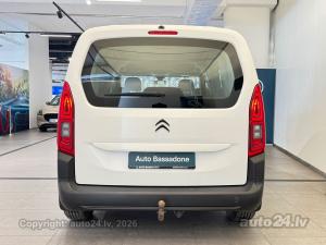 Balts Citroen Berlingo 2020 Tallina, ar dzinēja tilpumu 1.50 L un nobraukumu 128 tūkst. km par 13400 €, foto 4 vietnē AUTOMOTO.COM.LV