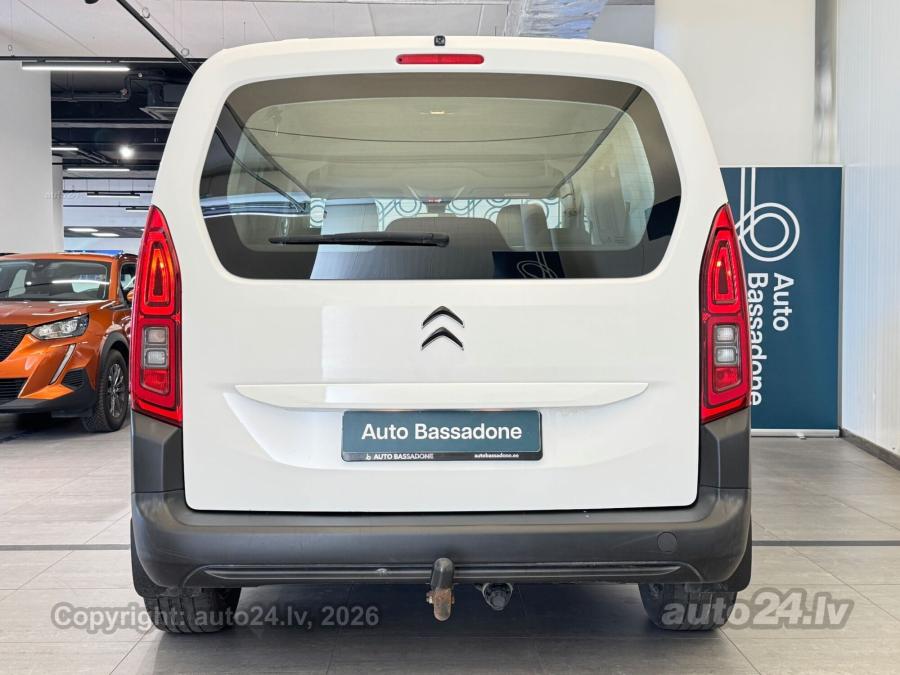 White Citroen Berlingo 2020 in Tallinn, with an engine capacity of 1.50 L and mileage of 57 thousand km for 14900 €, photo 6 on AUTOMOTO.COM.LV