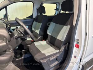 White Citroen Berlingo 2020 in Tallinn, with an engine capacity of 1.50 L and mileage of 57 thousand km for 14900 €, photo 8 on AUTOMOTO.COM.LV