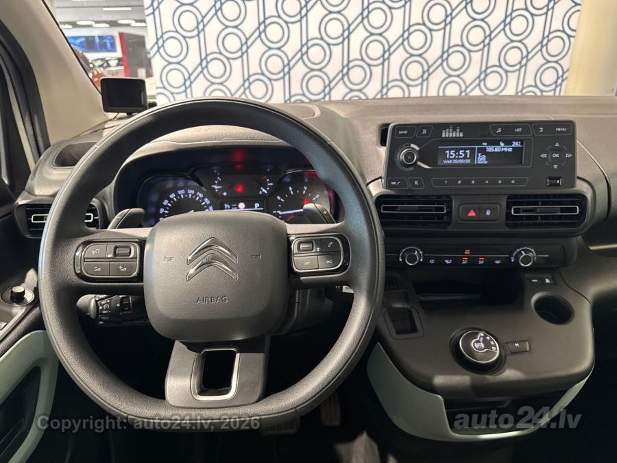 White Citroen Berlingo 2020 in Tallinn, with an engine capacity of 1.50 L and mileage of 57 thousand km for 14900 €, photo 16 on AUTOMOTO.COM.LV
