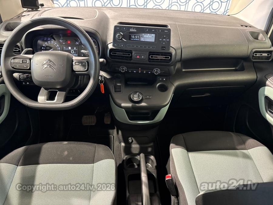 White Citroen Berlingo 2020 in Tallinn, with an engine capacity of 1.50 L and mileage of 57 thousand km for 14900 €, photo 17 on AUTOMOTO.COM.LV