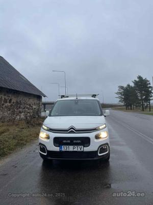 Balts Citroen Berlingo 2021 Tallina, ar dzinēja tilpumu 1.50 L un nobraukumu 105 tūkst. km par 17600 €, foto 2 vietnē AUTOMOTO.COM.LV
