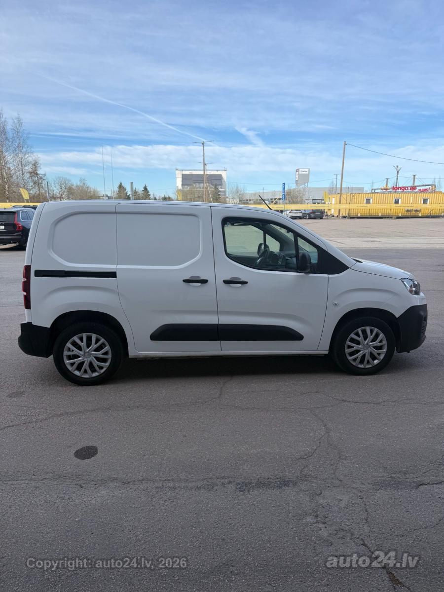 Balts Citroen Berlingo 2021 Tallina, ar dzinēja tilpumu 1.50 L un nobraukumu 24 tūkst. km par 13500 €, foto 4 vietnē AUTOMOTO.COM.LV