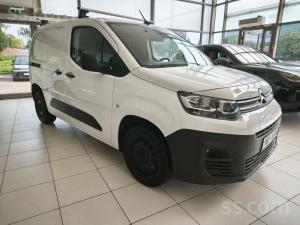 White Citroen Berlingo 2021 in Riga, with an engine capacity of 1.50 L and mileage of 117 thousand km for 9500 €, photo 8 on AUTOMOTO.COM.LV