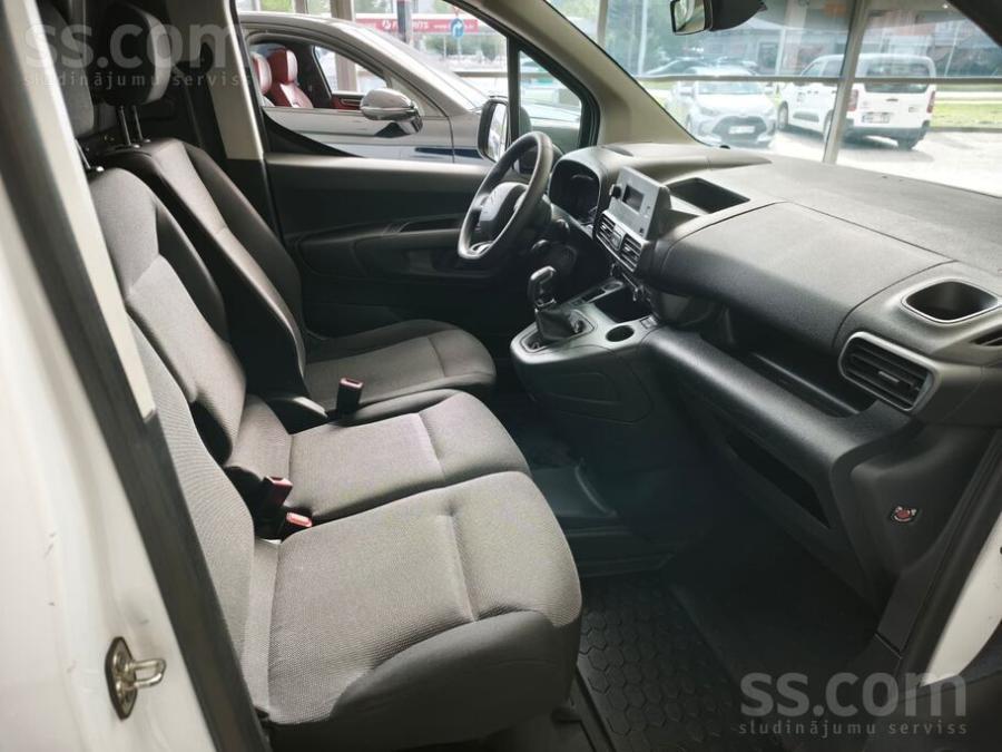 White Citroen Berlingo 2021 in Riga, with an engine capacity of 1.50 L and mileage of 117 thousand km for 9500 €, photo 16 on AUTOMOTO.COM.LV