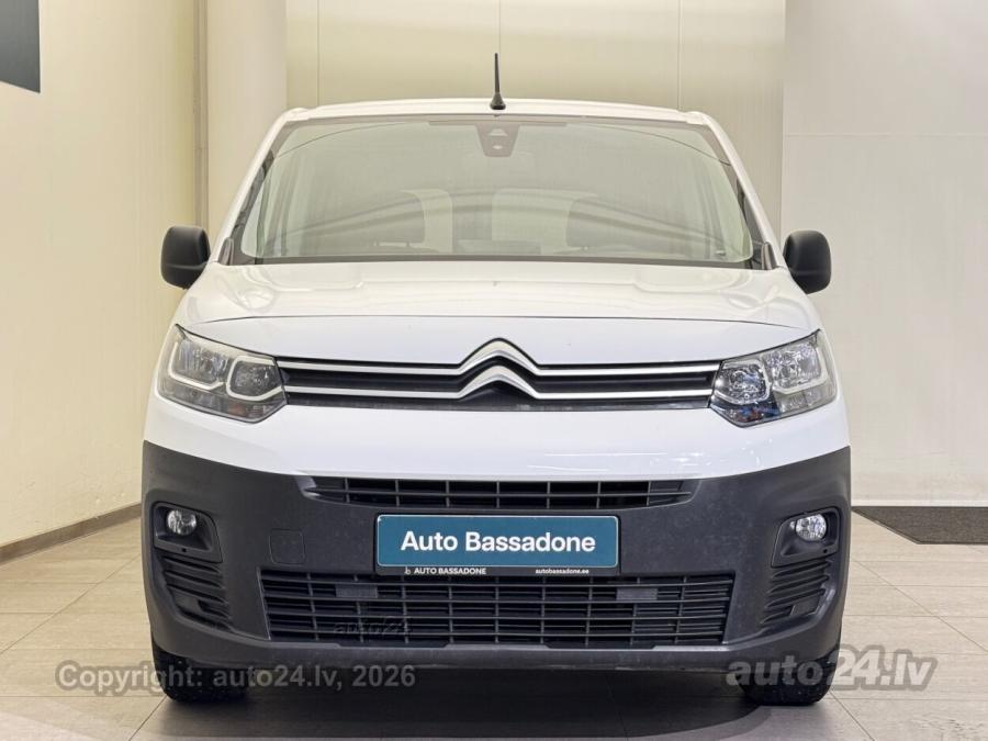 Balts Citroen Berlingo 2021 Tallina, ar dzinēja tilpumu 1.50 L un nobraukumu 136 tūkst. km par 11900 €, foto 3 vietnē AUTOMOTO.COM.LV