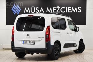 Balts Citroen Berlingo 2021 Rīga, ar dzinēja tilpumu 1.50 L un nobraukumu 161 tūkst. km par 11990 €, foto 9 vietnē AUTOMOTO.COM.LV
