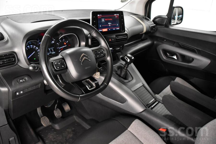 Balts Citroen Berlingo 2021 Rīga, ar dzinēja tilpumu 1.50 L un nobraukumu 161 tūkst. km par 11990 €, foto 12 vietnē AUTOMOTO.COM.LV