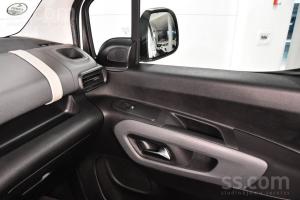 Balts Citroen Berlingo 2021 Rīga, ar dzinēja tilpumu 1.50 L un nobraukumu 161 tūkst. km par 11990 €, foto 13 vietnē AUTOMOTO.COM.LV