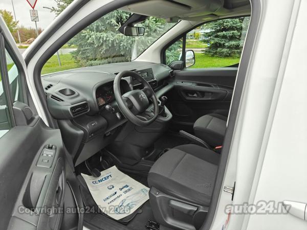 White Citroen Berlingo 2021 in Tartu, with an engine capacity of 1.50 L and mileage of 140 thousand km for 13900 €, photo 6 on AUTOMOTO.COM.LV