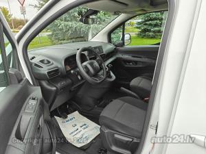 White Citroen Berlingo 2021 in Tartu, with an engine capacity of 1.50 L and mileage of 140 thousand km for 13900 €, photo 6 on AUTOMOTO.COM.LV