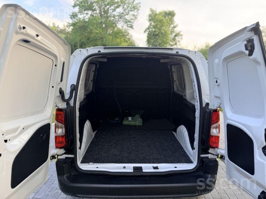 Balts Citroen Berlingo 2023 Rīga, ar dzinēja tilpumu 1.20 L un nobraukumu 13 tūkst. km par 18500 €, foto 11 vietnē AUTOMOTO.COM.LV