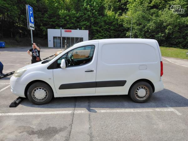 Balts Citroen Berlingo 2011 Viļņa, ar dzinēja tilpumu 1.60 L un nobraukumu 369 tūkst. km par 2300 €, foto 7 vietnē AUTOMOTO.COM.LV
